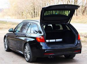 Black BMW 330 2014 in Kretinga, with an engine capacity of 2.99 L and mileage of 303 thousand km for 11999 €, photo 18 on AUTOMOTO.COM.LV