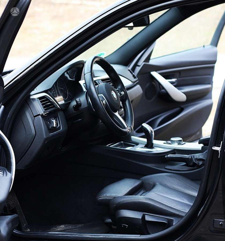 Black BMW 330 2014 in Kretinga, with an engine capacity of 2.99 L and mileage of 303 thousand km for 11999 €, photo 20 on AUTOMOTO.COM.LV