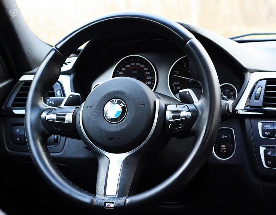 Black BMW 330 2014 in Kretinga, with an engine capacity of 2.99 L and mileage of 303 thousand km for 11999 €, photo 21 on AUTOMOTO.COM.LV