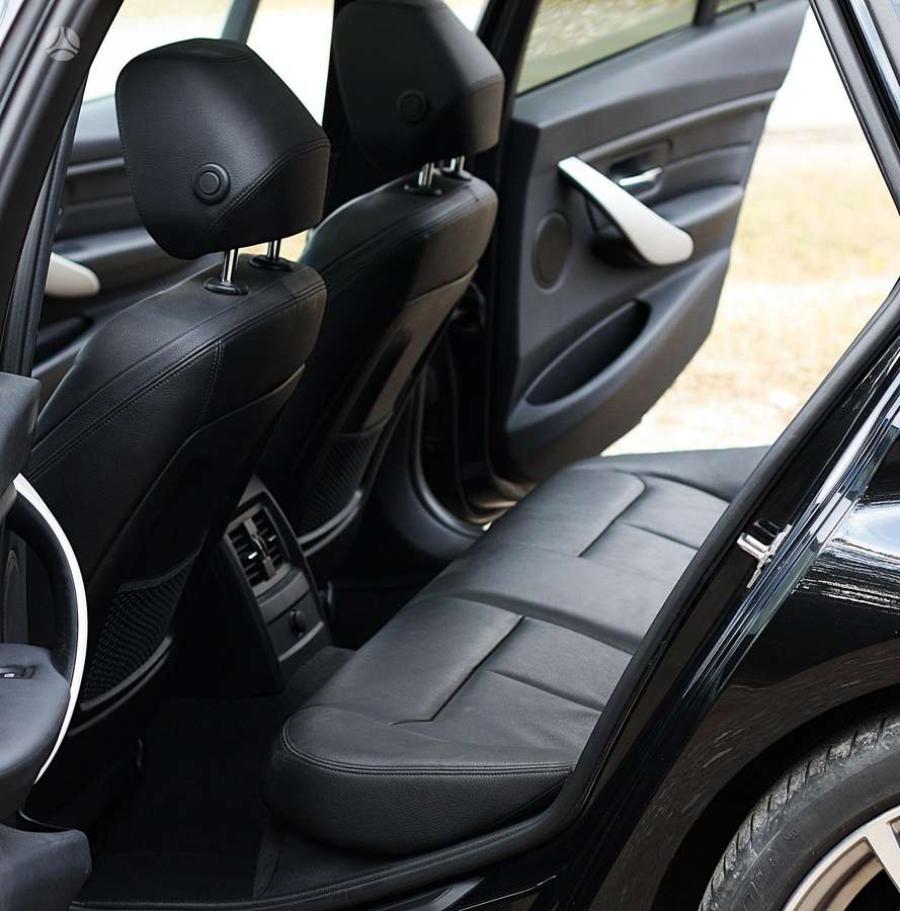 Black BMW 330 2014 in Kretinga, with an engine capacity of 2.99 L and mileage of 303 thousand km for 11999 €, photo 22 on AUTOMOTO.COM.LV