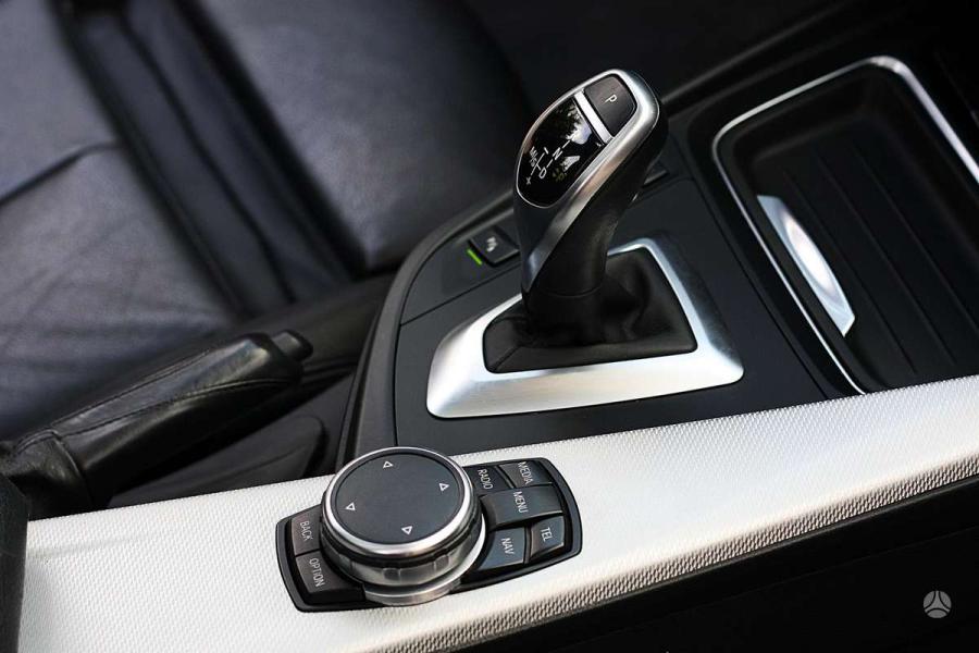 Black BMW 330 2014 in Kretinga, with an engine capacity of 2.99 L and mileage of 303 thousand km for 11999 €, photo 23 on AUTOMOTO.COM.LV