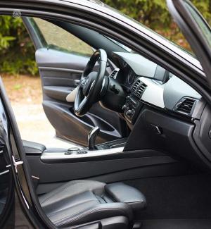 Black BMW 330 2014 in Kretinga, with an engine capacity of 2.99 L and mileage of 303 thousand km for 11999 €, photo 37 on AUTOMOTO.COM.LV
