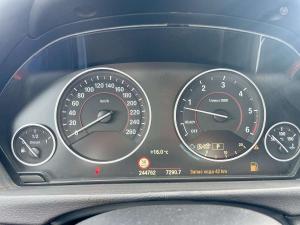Black BMW 330 2014 in Vilnius, with an engine capacity of 2.99 L and mileage of 245 thousand km for 8990 €, photo 16 on AUTOMOTO.COM.LV