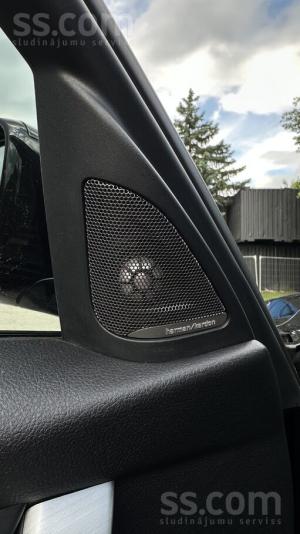 Melns BMW 330 2015 Rīga, ar dzinēja tilpumu 3.00 L un nobraukumu 300 tūkst. km par 13000 €, foto 9 vietnē AUTOMOTO.COM.LV