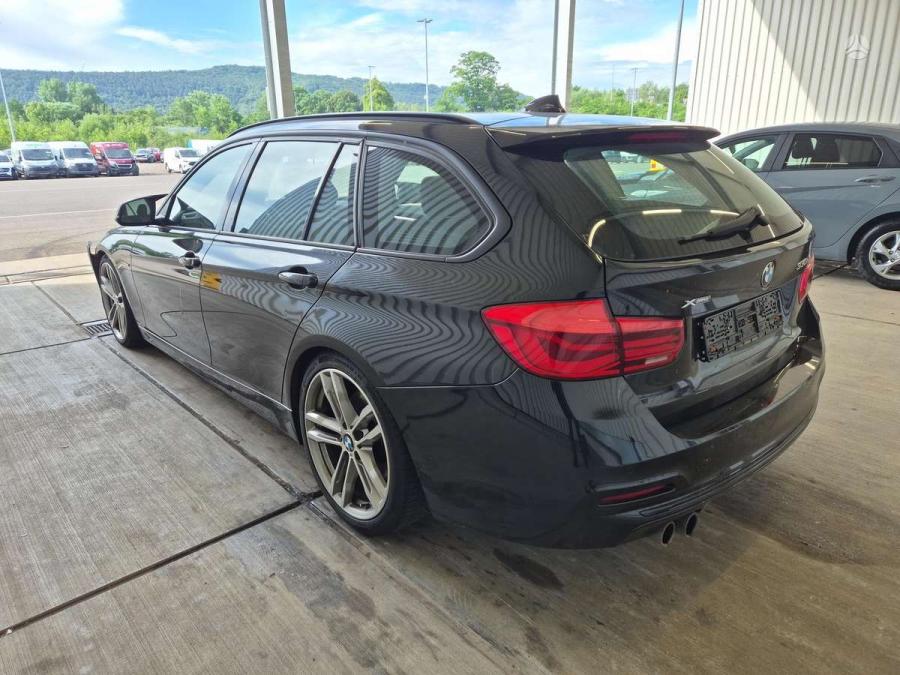 Black BMW 330 2016 in Vilnius, with an engine capacity of 2.99 L and mileage of 193 thousand km for 10050 €, photo 4 on AUTOMOTO.COM.LV
