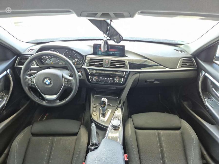 Black BMW 330 2016 in Vilnius, with an engine capacity of 2.99 L and mileage of 193 thousand km for 10050 €, photo 6 on AUTOMOTO.COM.LV