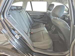 Black BMW 330 2016 in Vilnius, with an engine capacity of 2.99 L and mileage of 193 thousand km for 10050 €, photo 7 on AUTOMOTO.COM.LV