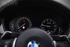 Black BMW 330 2019 in Tukums, with an engine capacity of 2.00 L and mileage of 217 thousand km for 17990 €, photo 15 on AUTOMOTO.COM.LV
