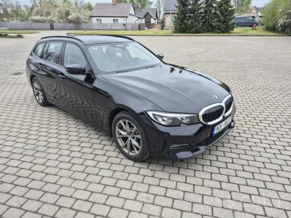 Black BMW 330 2020 in Dobele, with an engine capacity of 3.00 L and mileage of 146 thousand km for 22450 €, photo 5 on AUTOMOTO.COM.LV