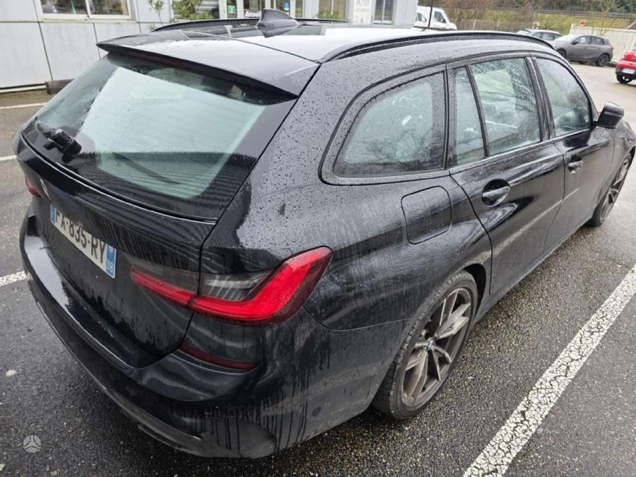 Black BMW 330 2021 in Taurage, with an engine capacity of 0.30 L and mileage of 252 thousand km for 23000 €, photo 3 on AUTOMOTO.COM.LV