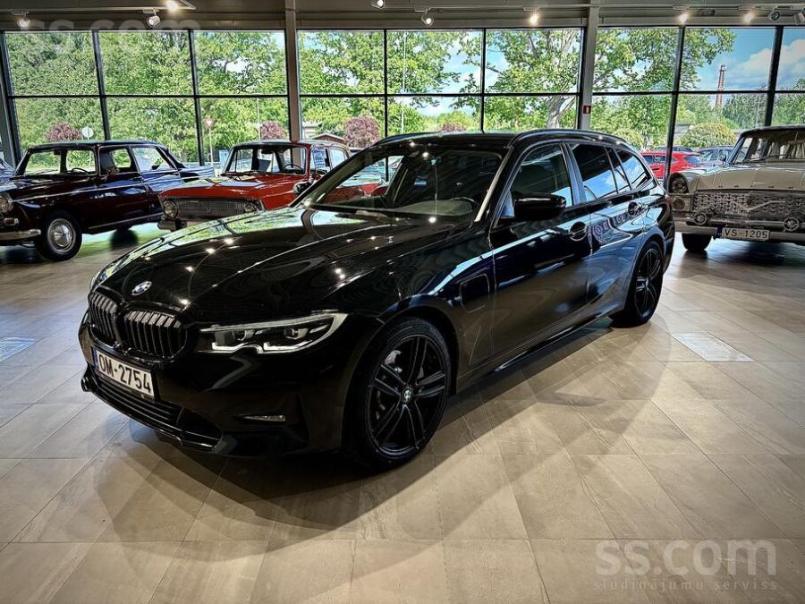Black BMW 330 2021 in Dobele, with an engine capacity of 2.00 L and mileage of 230 thousand km for 20950 €, photo 8 on AUTOMOTO.COM.LV