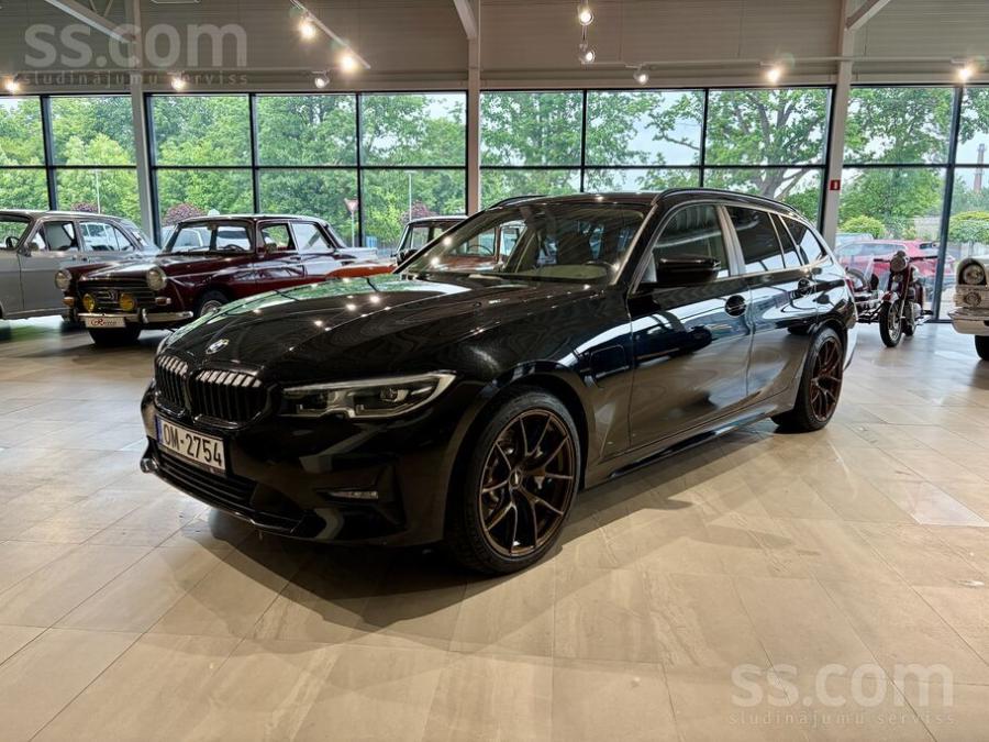 Melns BMW 330 2021 Dobele, ar dzinēja tilpumu 2.00 L un nobraukumu 230 tūkst. km par 20550 €, foto 8 vietnē AUTOMOTO.COM.LV