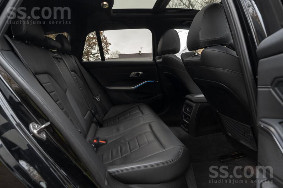 Black BMW 330 2021 in Jelgava, with an engine capacity of 2.00 L and mileage of 205 thousand km for 20900 €, photo 30 on AUTOMOTO.COM.LV