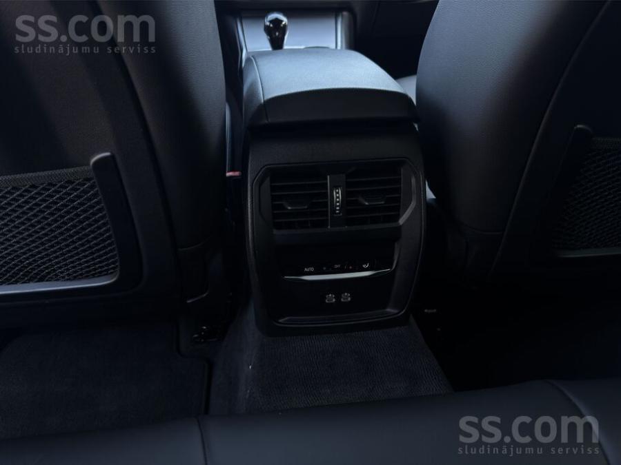 Black BMW 330 2021 in Riga, with an engine capacity of 2.00 L and mileage of 176 thousand km for 23999 €, photo 20 on AUTOMOTO.COM.LV