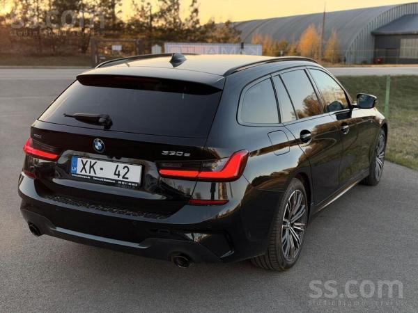 Melns BMW 330 2021 Rīga, ar dzinēja tilpumu 2.00 L un nobraukumu 185 tūkst. km par 23800 €, foto 3 vietnē AUTOMOTO.COM.LV