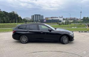 Black BMW 330 2021 in Vilnius, with an engine capacity of 2.00 L and mileage of 141 thousand km for 21900 €, photo 8 on AUTOMOTO.COM.LV