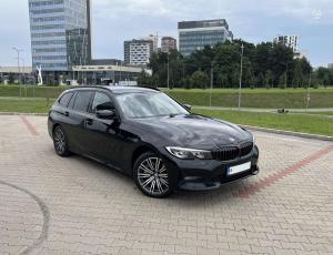 Black BMW 330 2021 in Vilnius, with an engine capacity of 2.00 L and mileage of 141 thousand km for 21900 €, photo 9 on AUTOMOTO.COM.LV