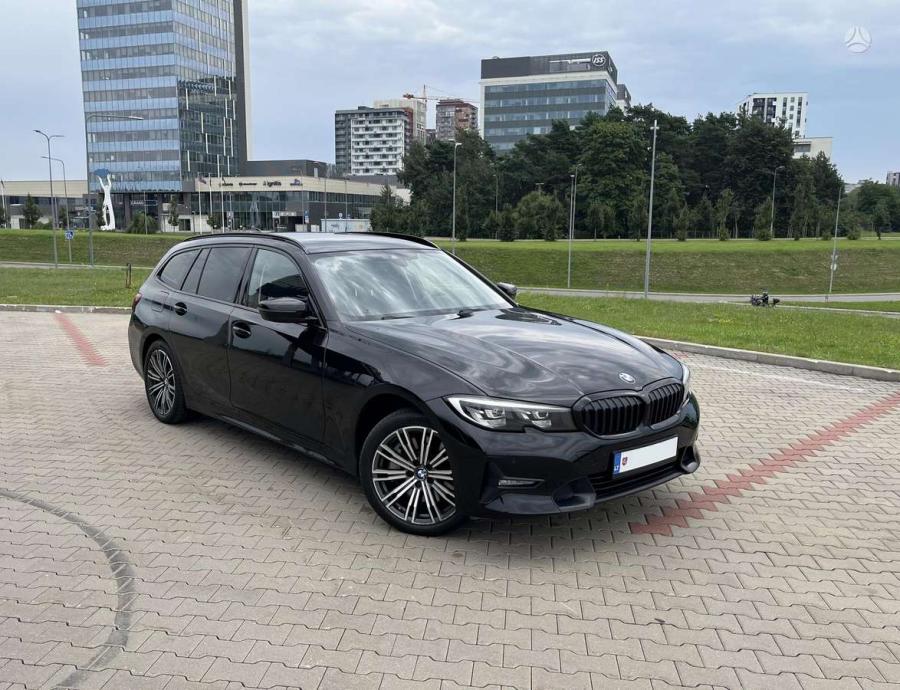 Black BMW 330 2021 in Vilnius, with an engine capacity of 2.00 L and mileage of 141 thousand km for 21900 €, photo 9 on AUTOMOTO.COM.LV
