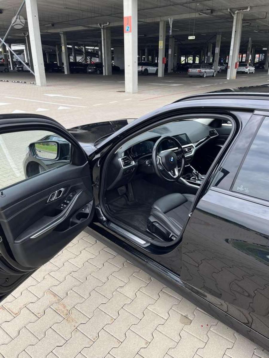 Black BMW 330 2021 in Vilnius, with an engine capacity of 2.00 L and mileage of 141 thousand km for 21900 €, photo 11 on AUTOMOTO.COM.LV