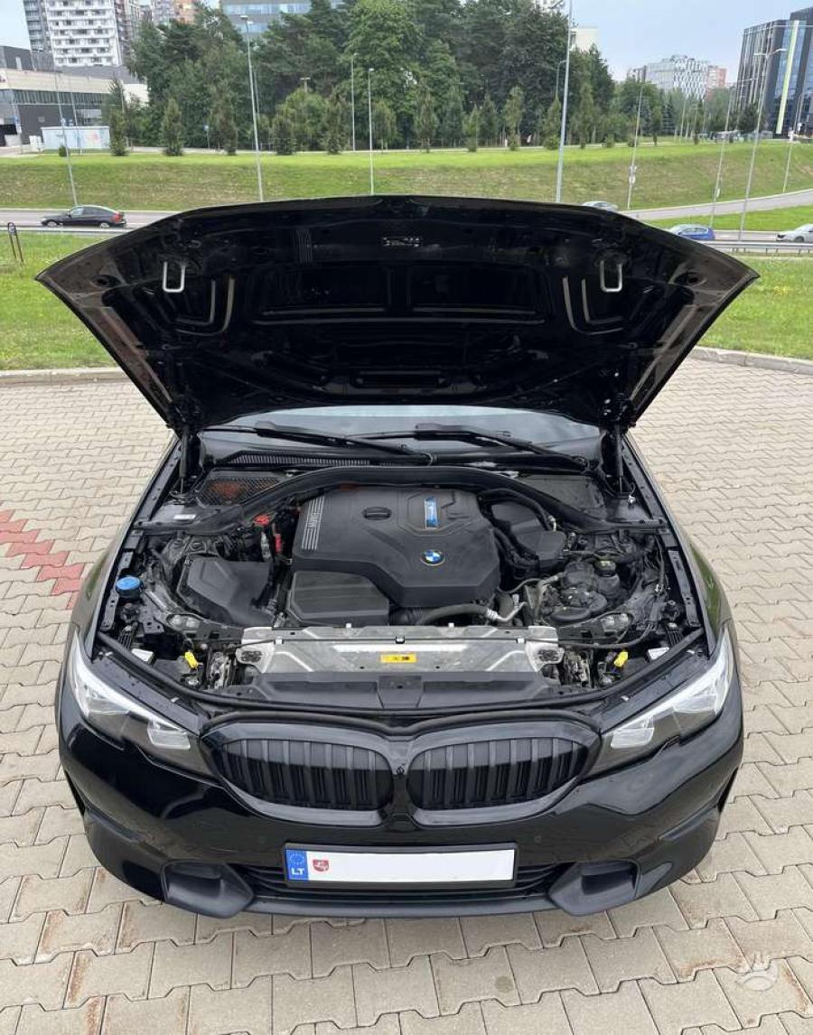 Black BMW 330 2021 in Vilnius, with an engine capacity of 2.00 L and mileage of 141 thousand km for 21900 €, photo 22 on AUTOMOTO.COM.LV