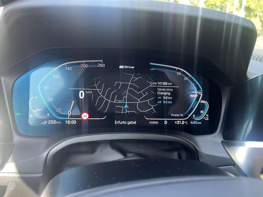 Black BMW 330 2021 in Vilnius, with an engine capacity of 2.00 L and mileage of 141 thousand km for 21900 €, photo 24 on AUTOMOTO.COM.LV