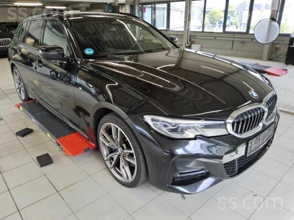 Black BMW 330 2021 in Riga, with an engine capacity of 3.00 L and mileage of 194 thousand km for 24700 €, photo 2 on AUTOMOTO.COM.LV