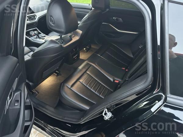 Melns BMW 330 2021 Dobele, ar dzinēja tilpumu 2.00 L un nobraukumu 209 tūkst. km par 20595 €, foto 9 vietnē AUTOMOTO.COM.LV