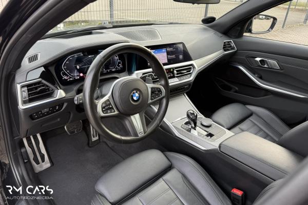 Black BMW 330 2021 in Jelgava, with an engine capacity of 2.00 L and mileage of 196 thousand km for 21750 €, photo 9 on AUTOMOTO.COM.LV