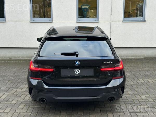 Black BMW 330 2021 in Jelgava, with an engine capacity of 2.00 L and mileage of 181 thousand km for 22500 €, photo 6 on AUTOMOTO.COM.LV