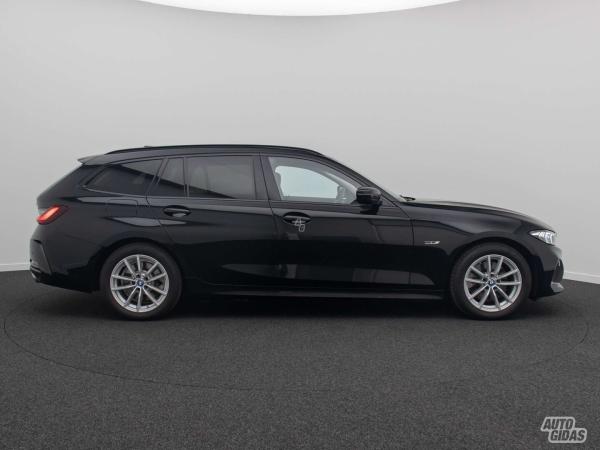 Melns BMW 330 2022 Kauņa, ar dzinēja tilpumu 2.00 L un nobraukumu 55 tūkst. km par 31669 €, foto 5 vietnē AUTOMOTO.COM.LV