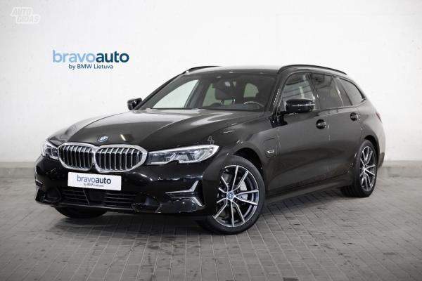 Melns BMW 330 2022 Viļņa, ar dzinēja tilpumu 2.00 L un nobraukumu 112 tūkst. km par 27991 €, foto 1 vietnē AUTOMOTO.COM.LV