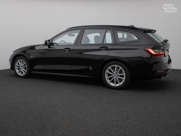 Melns BMW 330 2023 Kauņa, ar dzinēja tilpumu 2.00 L un nobraukumu 88 tūkst. km par 32699 €, foto 10 vietnē AUTOMOTO.COM.LV