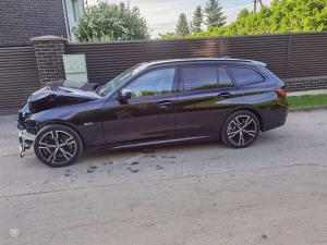 Black BMW 330 2023 in Kaunas, with an engine capacity of 2.00 L and mileage of 52 thousand km for 12900 €, photo 9 on AUTOMOTO.COM.LV