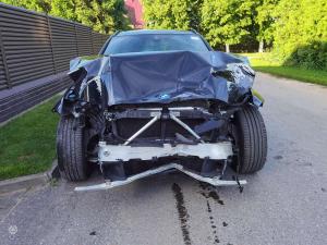 Black BMW 330 2023 in Kaunas, with an engine capacity of 2.00 L and mileage of 52 thousand km for 12900 €, photo 11 on AUTOMOTO.COM.LV