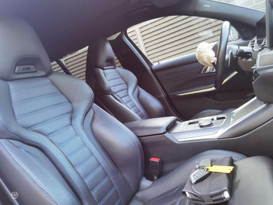 Black BMW 330 2023 in Kaunas, with an engine capacity of 2.00 L and mileage of 52 thousand km for 12900 €, photo 32 on AUTOMOTO.COM.LV