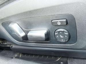 Black BMW 330 2023 in Kaunas, with an engine capacity of 2.00 L and mileage of 52 thousand km for 12900 €, photo 33 on AUTOMOTO.COM.LV