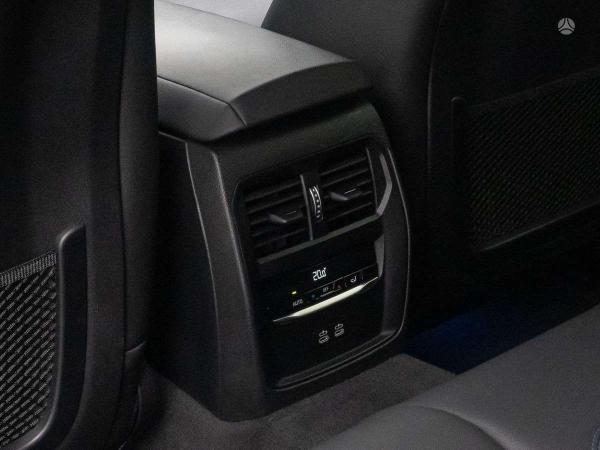Melns BMW 330 2023 Tukums, ar dzinēja tilpumu 2.00 L un nobraukumu 175 tūkst. km par 26990 €, foto 6 vietnē AUTOMOTO.COM.LV