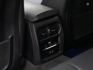 Melns BMW 330 2023 Tukums, ar dzinēja tilpumu 2.00 L un nobraukumu 175 tūkst. km par 26990 €, foto 7 vietnē AUTOMOTO.COM.LV