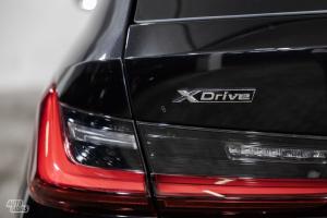 Melns BMW 330 2025 Viļņa, ar dzinēja tilpumu 2.00 L un nobraukumu 17 tūkst. km par 41991 €, foto 12 vietnē AUTOMOTO.COM.LV