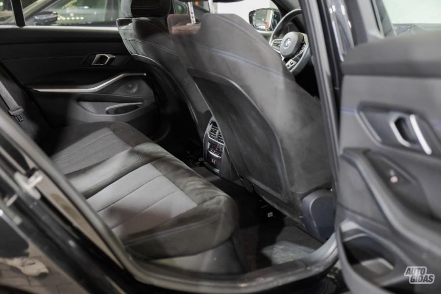 Melns BMW 330 2025 Viļņa, ar dzinēja tilpumu 2.00 L un nobraukumu 17 tūkst. km par 41991 €, foto 16 vietnē AUTOMOTO.COM.LV