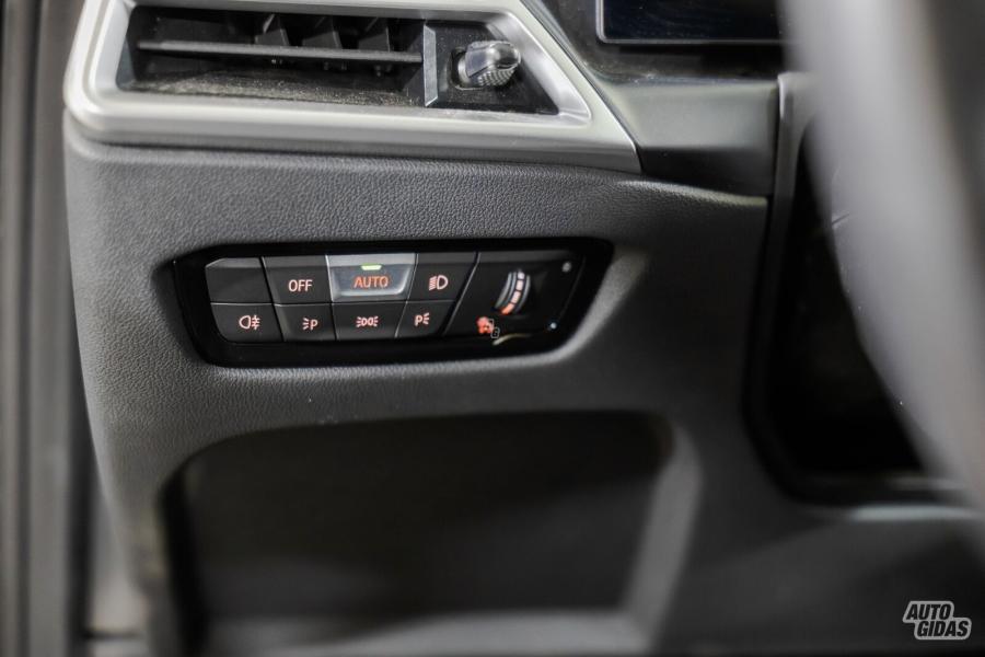 Melns BMW 330 2025 Viļņa, ar dzinēja tilpumu 2.00 L un nobraukumu 17 tūkst. km par 41991 €, foto 27 vietnē AUTOMOTO.COM.LV