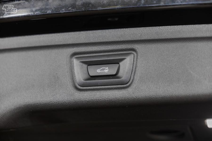 Melns BMW 330 2025 Viļņa, ar dzinēja tilpumu 2.00 L un nobraukumu 17 tūkst. km par 41991 €, foto 32 vietnē AUTOMOTO.COM.LV