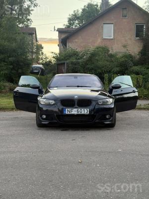 Blue BMW 330 2007 in Riga, with an engine capacity of 3.00 L and mileage of 314 thousand km for 8850 €, photo 5 on AUTOMOTO.COM.LV