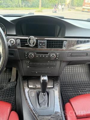 Blue BMW 330 2007 in Riga, with an engine capacity of 3.00 L and mileage of 314 thousand km for 8850 €, photo 6 on AUTOMOTO.COM.LV