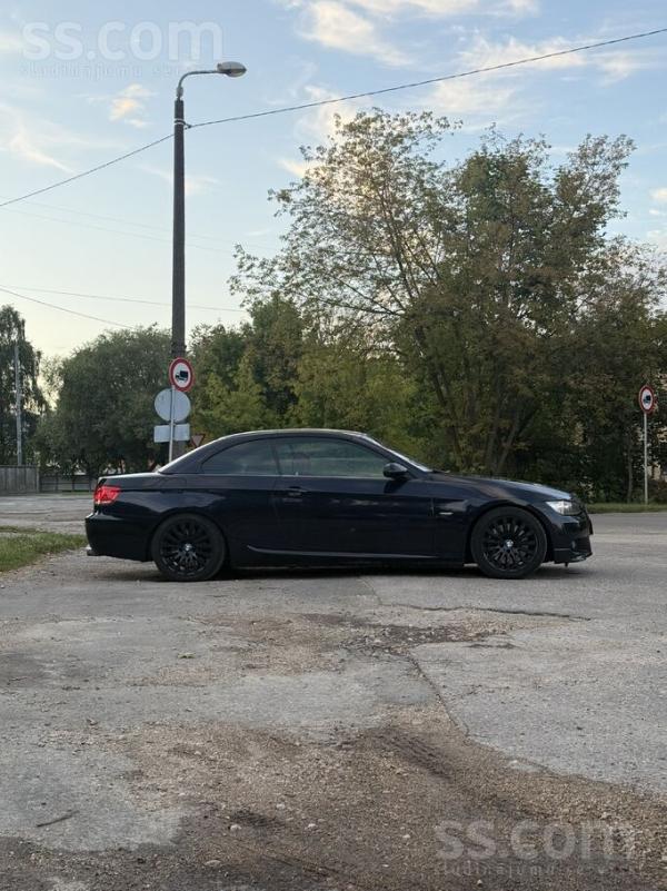 Blue BMW 330 2007 in Riga, with an engine capacity of 3.00 L and mileage of 314 thousand km for 8850 €, photo 7 on AUTOMOTO.COM.LV