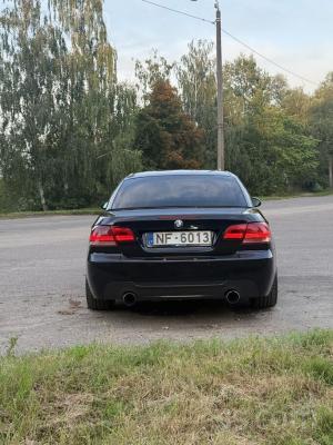 Blue BMW 330 2007 in Riga, with an engine capacity of 3.00 L and mileage of 314 thousand km for 8850 €, photo 10 on AUTOMOTO.COM.LV