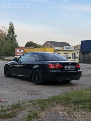 Blue BMW 330 2007 in Riga, with an engine capacity of 3.00 L and mileage of 314 thousand km for 8850 €, photo 11 on AUTOMOTO.COM.LV