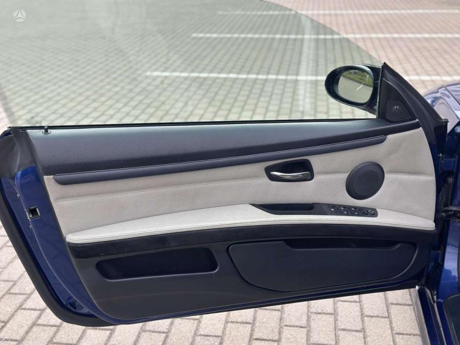 Zils BMW 330 2008 Viļņa, ar dzinēja tilpumu 3.00 L un nobraukumu 304 tūkst. km par 12400 €, foto 38 vietnē AUTOMOTO.COM.LV