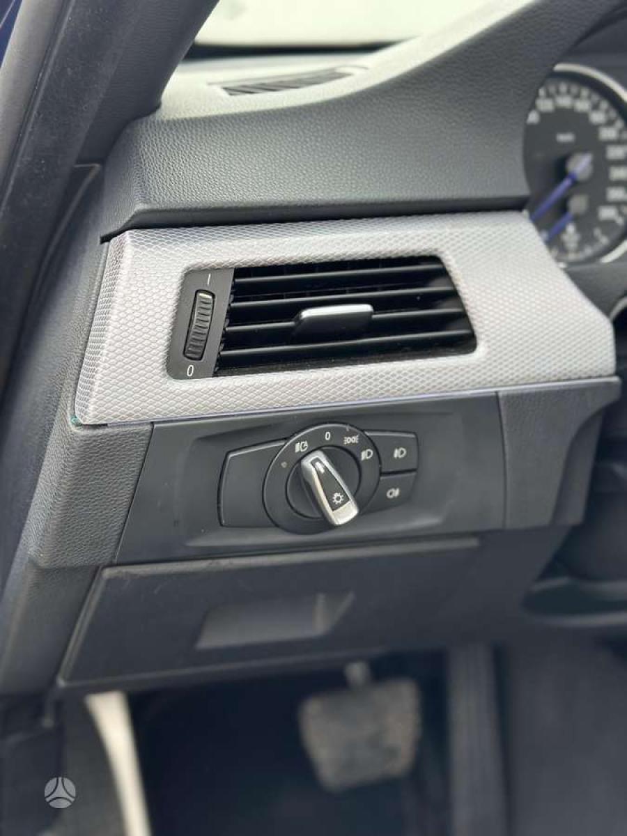 Zils BMW 330 2008 Viļņa, ar dzinēja tilpumu 3.00 L un nobraukumu 304 tūkst. km par 12400 €, foto 40 vietnē AUTOMOTO.COM.LV