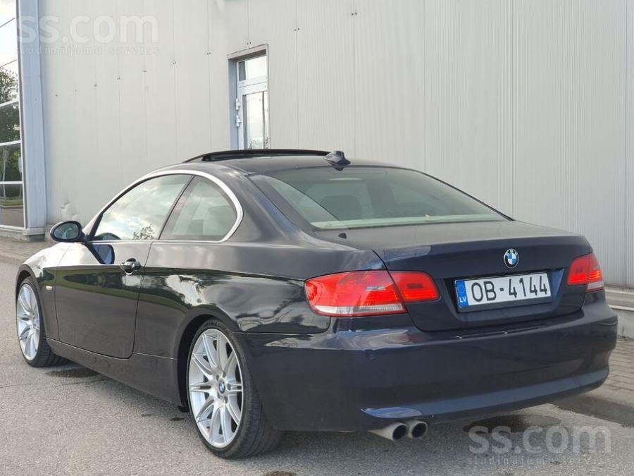 Zils BMW 330 2009 Rīga, ar dzinēja tilpumu 3.00 L un nobraukumu 278 tūkst. km par 7300 €, foto 5 vietnē AUTOMOTO.COM.LV